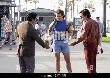 WELCOME TO CHIPPENDALES, Dan Stevens as Paul Snider (center), Kumail ...