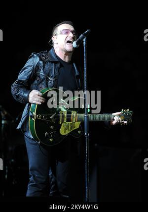 Bono performing on stage at the Maksimir Stadium in Zagreb Stock Photo ...