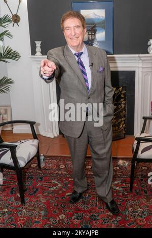 Popstar Aaron Paul on the Profiles with Mickey Burns show in New York ...