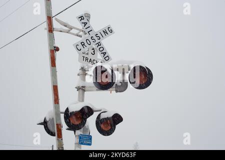 3 way crossing rgate, sign, and warning lights at the 3rd Street ...