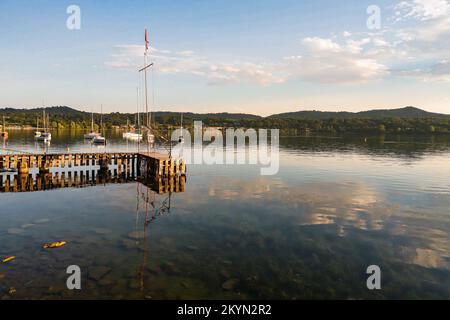 Lago di Viverone, Torino Stock Photo - Alamy