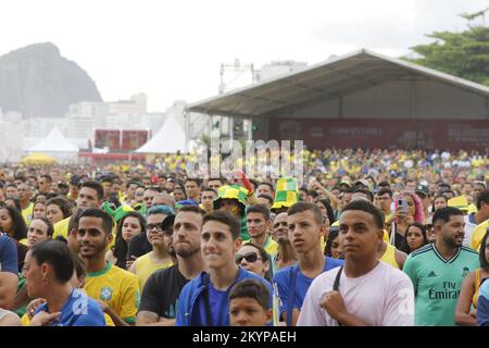 Crowd of brazilian fans gather to support national soccer team playing ...