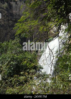 Dunhida Water Falls, Badulla, Sri Lanka Stock Photo - Alamy
