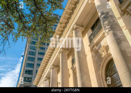 Austin, Texas- Building with ancient roman architectural structures ...