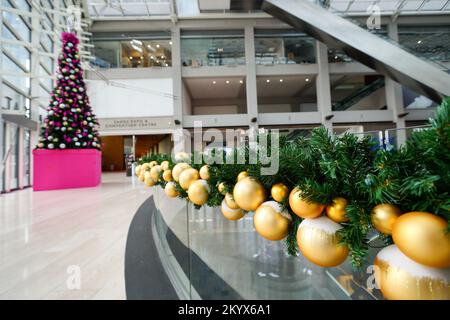 SINGAPORE - NOVEMBER 08, 2015: decorations at The Shoppes at Marina ...