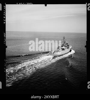 AM-424 Bold , Ships, Naval Vessels, Boats, Naval History, Navy Stock ...