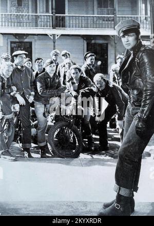 THE WILD ONE 1953 Columbia Pictures film with Marlon Brando Stock Photo ...