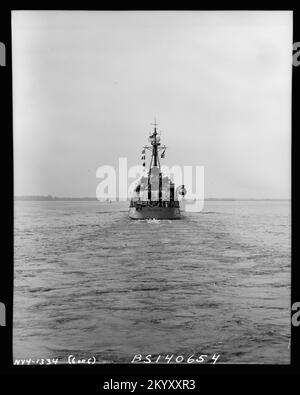 USS Hugh Purvis (DD-709) off the Philadelphia Naval Shipyard in the ...