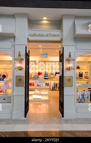 SINGAPORE - NOVEMBER 08, 2015: entrance to Burberry store. Burberry ...