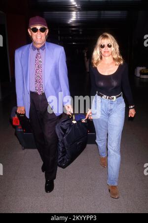 Suzanne Somers 1993 Credit: Ralph Dominguez/MediaPunch Stock Photo - Alamy