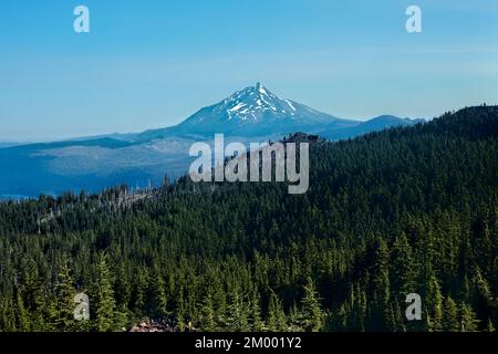 Mount Jefferson view, Pacific Crest Trail, Oregon, USA Stock Photo - Alamy