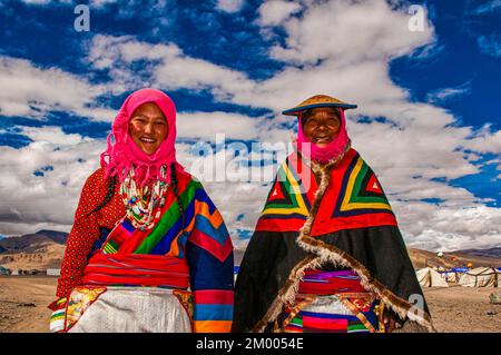 Traditional dressed women at the festival of the tribes in Gerze ...