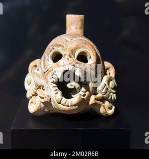 Aztec human sacrifice Stock Photo - Alamy