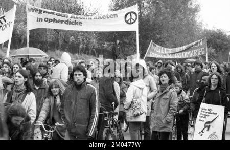Easter action of the peace movement against nuclear missiles in the ...