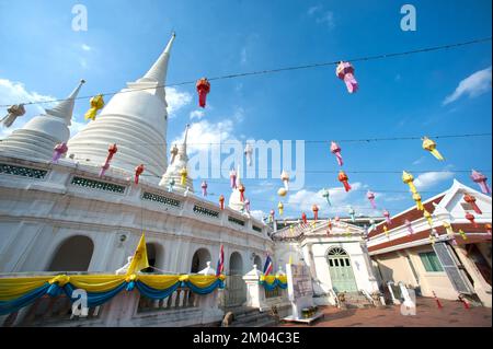 Phra Borom-mathat Maha Chedi ( The Principal Pagoda ) in Wat ...