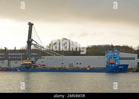 Multi Purpose Carrier MERI moored at Kiel after it's cargo (Liebherr ...