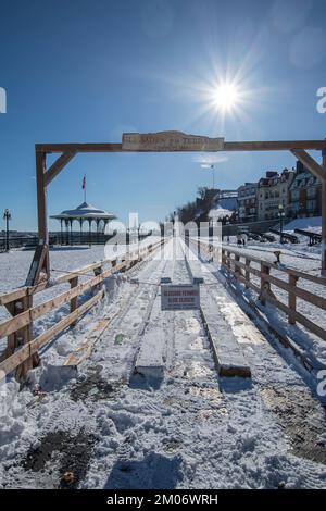 Toboggan slide on Dufferin Terrace in Quebec City Stock Photo - Alamy