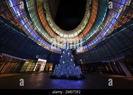 The Christmas tree outside the Bloomberg Tower on Beacon Court in New ...