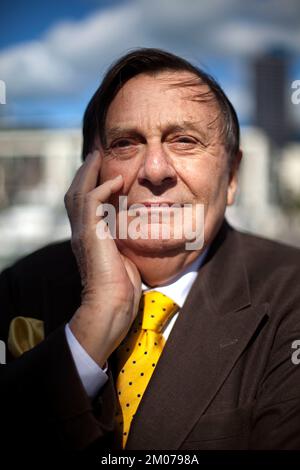 0/10/09 Barry Humphries, Australian comedian, satirist, dadaist, artist ...