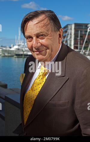 0/10/09 Barry Humphries, Australian comedian, satirist, dadaist, artist ...