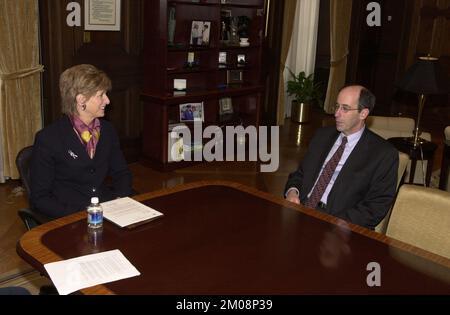 Administrator Christine Todd Whitman presents Daniel Greenbaum Award ...