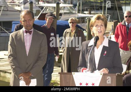 Christine Todd Whitman at Anacostia with DC Mayor Anthony Williams ...