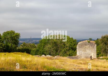Clarendon Palace ruins near Salisbury Wiltshire UK Stock Photo - Alamy