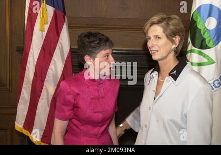 International Conference and Handshakes of during Christine Todd ...