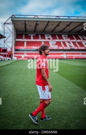 Gustavo Scarpa signs for Nottingham Forest on a free transfer from ...
