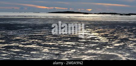 View of Traeth Crigyll beach, Rhosneigr, Anglesey, North Wales, UK ...
