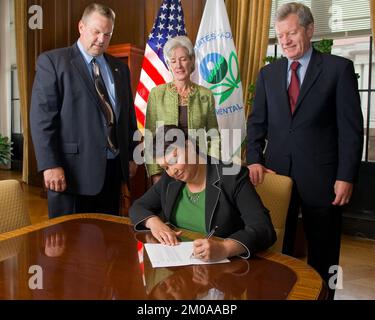 Office of the Administrator (Lisa P. Jackson) - Libby Press Conference ...