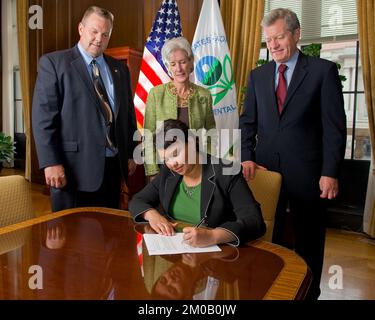Office of the Administrator (Lisa P. Jackson) - Libby Press Conference ...