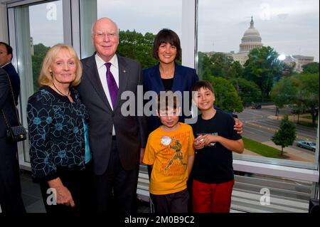 Office of Air and Radiation - 2010 SunWise with SHADE Poster Contest ...