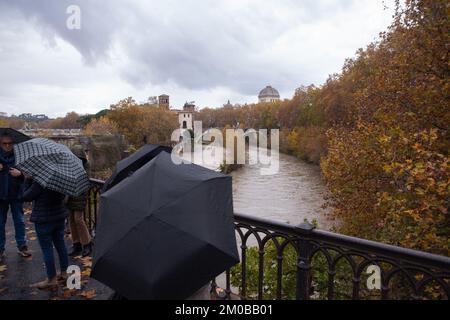 Rome, Italy. 4th Dec, 2022. View of Tiberina Island in the rain in Rome ...