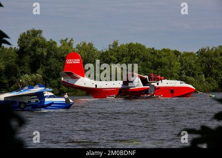 US Navy Martin Mariner flying boat and water bomber Stock Photo - Alamy
