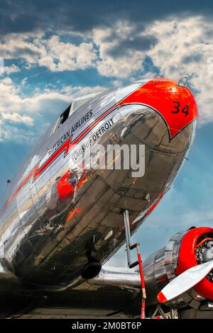 Fort Myers, FL, USA - November 7th, 2015: Radial engine with red ...