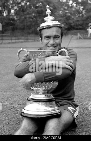 Chelsea footballer Ron Harris with the FA Cup August 1970 Stock Photo ...