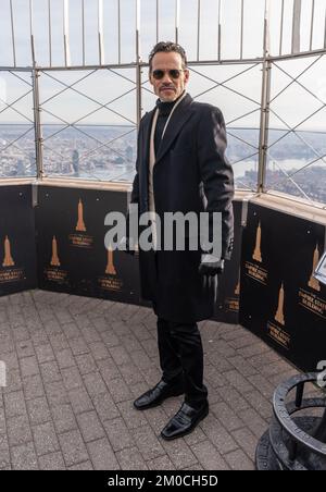 Marc Anthony poses on observation deck during visit to Empire State ...