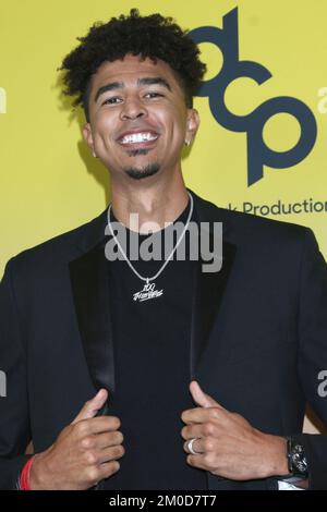 LOS ANGELES - DEC 4: Kris London at the 2022 Streamy Awards at Beverly ...