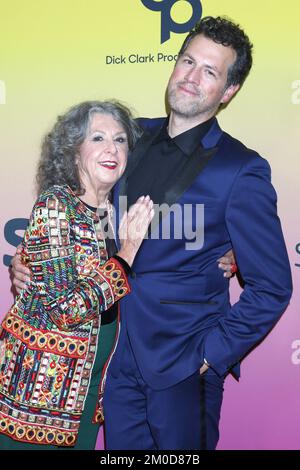 LOS ANGELES - DEC 4: Drew Baldwin, Kim Larson, Bridget Dolan, Leo Olebe ...
