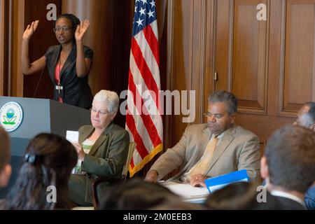 Office of Solid Waste and Emergency Response - School Chemical Cleanup ...