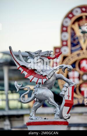 Dragon boundary mark at the London Bridge. Dragon statue with coat of ...
