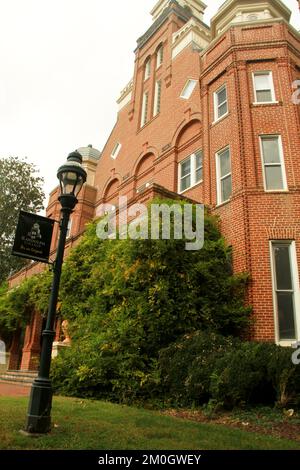 Lynchburg, VA, USA. Building on the campus of Randolph College Stock ...
