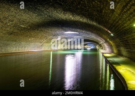 France, Paris, the underground vault of the Canal Saint Martin Stock ...