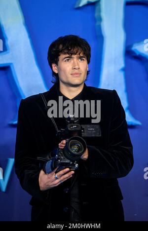 Jamie Flatters at the 'Avatar: The Way of Water' film premiere, London ...