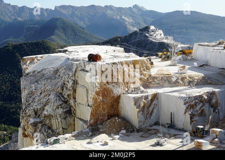 Marble quarry, Carrara, Tuscany, Toscana, Italy, Europe Stock Photo - Alamy