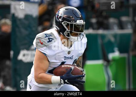 Tennessee Titans fullback Tory Carter (44) stretches during NFL ...