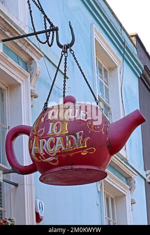 Teapot sign for Antique 101 Arcade on Portobello Road, Notting Hill ...