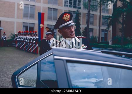Italian Carabinieri General Luigi Federici at the new Officers Oath ...