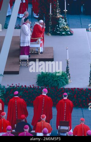 Pope John Paul II at the Consistory of the Cardinals, Vatican City 2001 ...